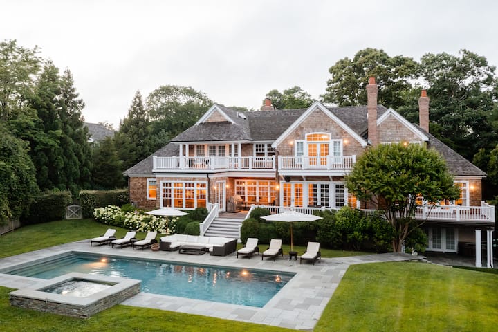 The Hamptons Luxury Villas & Vacation Rentals | Airbnb Luxe | Luxury ...