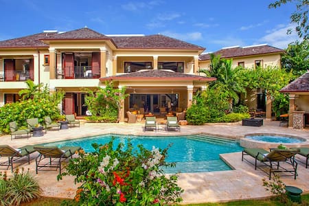 Jamaica Luxury Villas & Vacation Rentals | Airbnb Luxe | Luxury Retreats