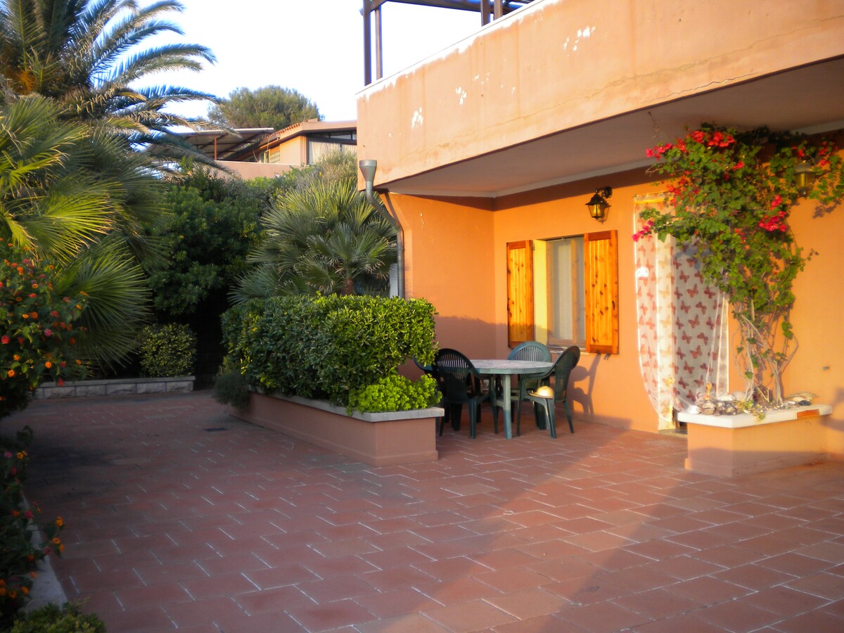 CASA VISTA MARE IN VILLAGGIO TURAS in Bosa