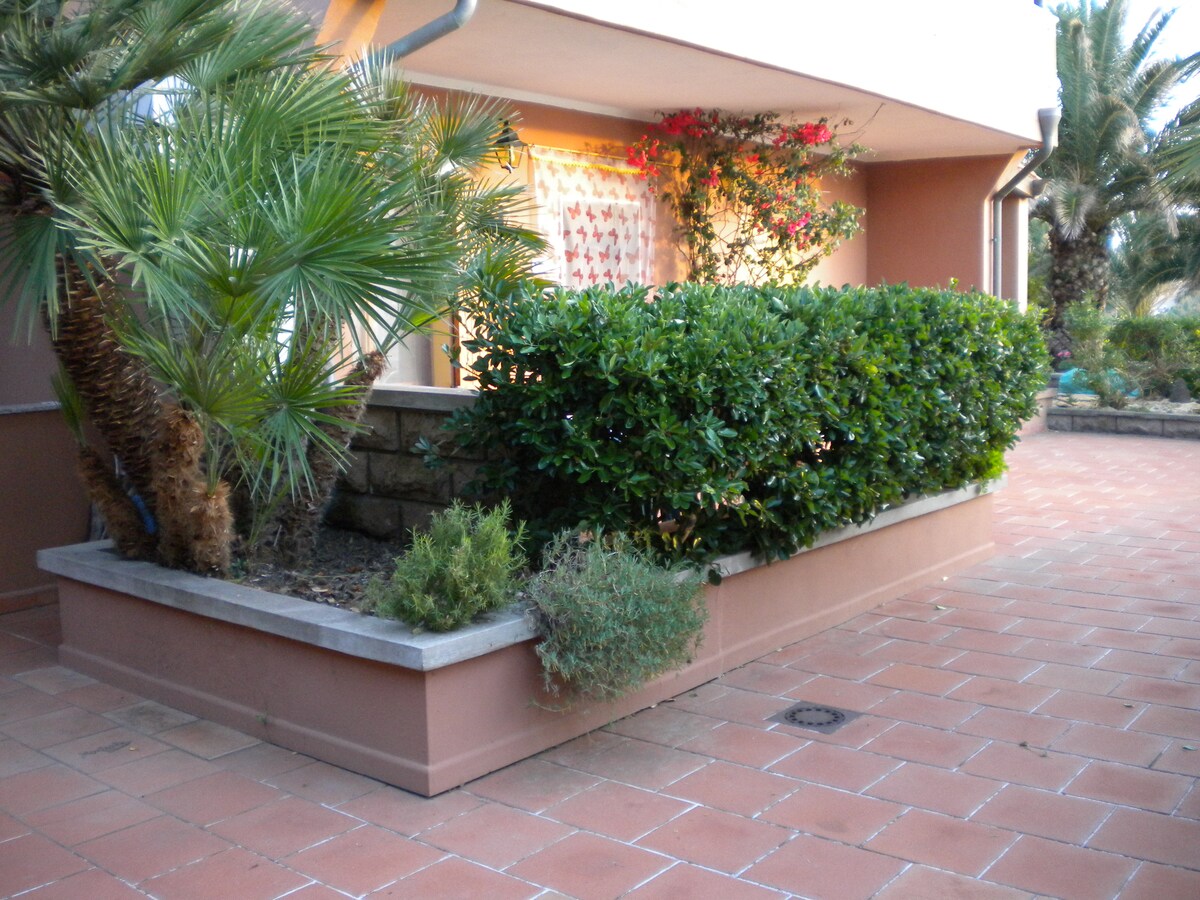 CASA VISTA MARE IN VILLAGGIO TURAS in Bosa