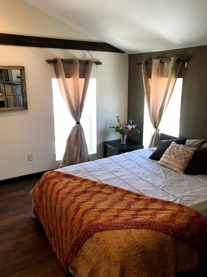 Central Cozy Suite With Outdoor Deck (Pets Ok) - Tivoli, NY