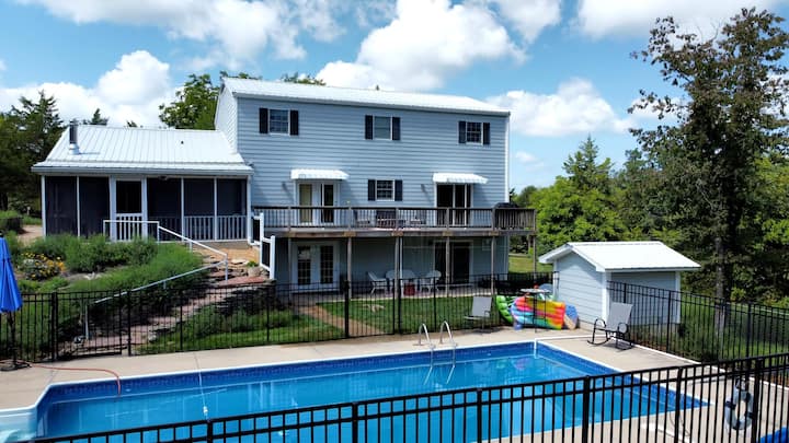 Making Memories: 3 Levels, 6 Bedrooms, Pool, Acres - Rolla, MO