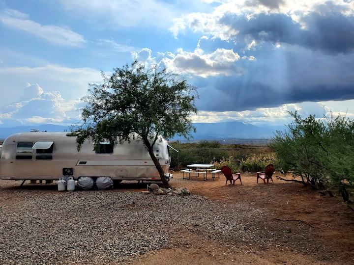 Airstream On A Petting Farm - Page Springs Cellars, Cornville