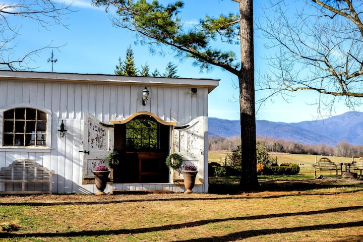 Fairview Takes Your Breath Away! Romantic Getaway - バージニア州