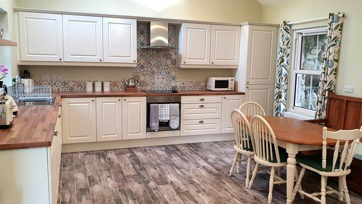 Cara’s Cottage Armoy Base To Explore North Coast - Ballycastle