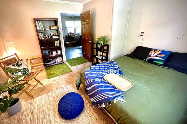 Azalea Room—ncsu/downtown, Rtp, Rdu, Flexible Stay - Raleigh, NC