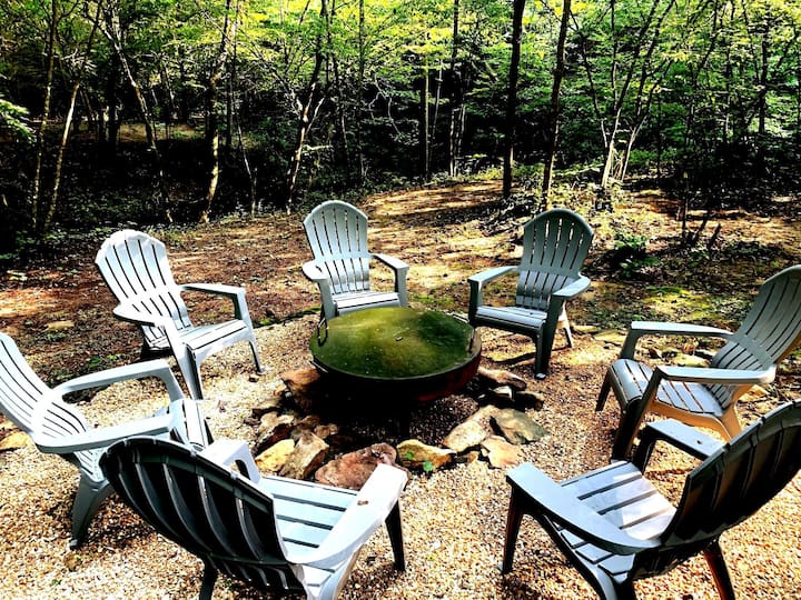 Secluded Creekside Cabin In The Heart Of Dahlonega - Dawsonville, GA