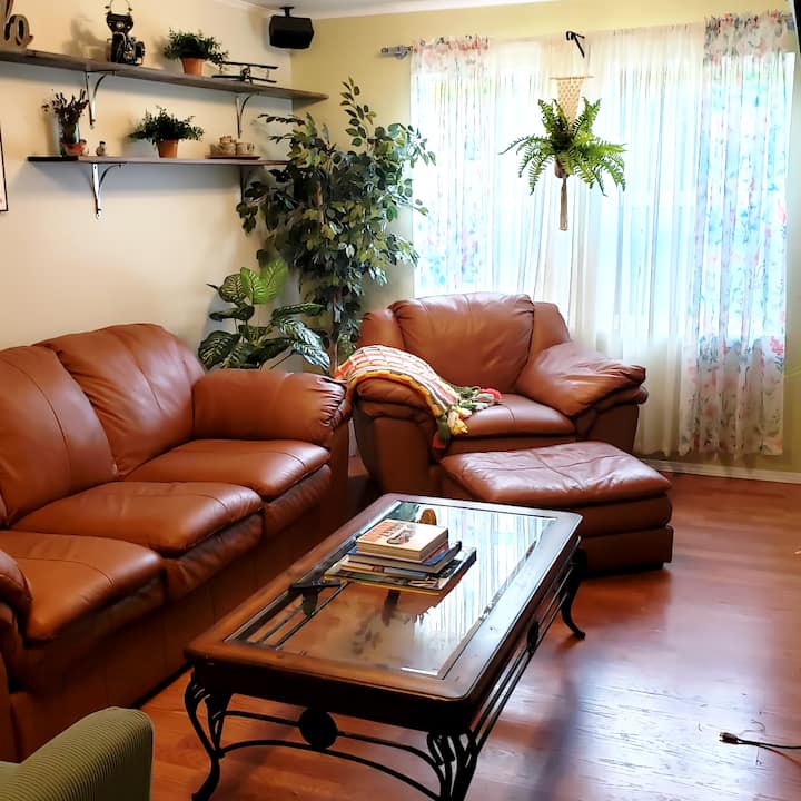 4-bedroom Family Home In Convenient Location With Easy Access To Shopping, Downtown Spokane, And Felts Field. - Spokane Valley, WA