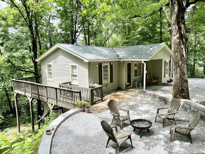 Hillside Haven - Clayton, GA
