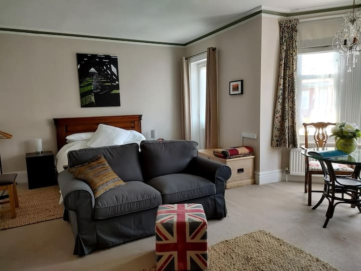 Felixstowe Seaside Escape In Period Home - Felixstowe