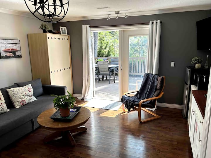 Backyard Retreat - Entire Guest Suite (Licensed) - Penticton