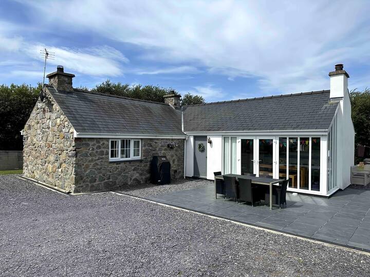 Luxury Cottage With Hot Tub And Ultra Fast Wifi - Aberdaron