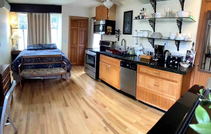 Lovely Private Studio In Bellevue - Bellevue, WA