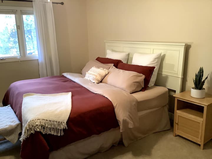 Two Room Suite Near Airport, College & Hospitals - Billings, MT
