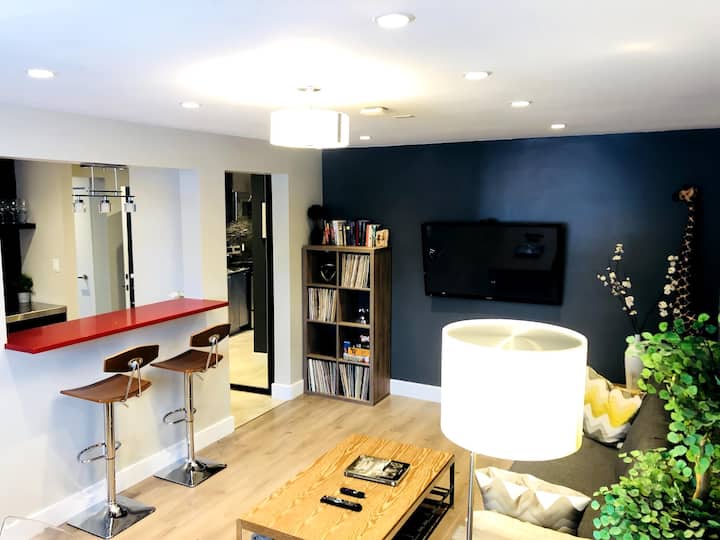 The Marco Stylish Quality Apartment Next To Lrt - Edmonton