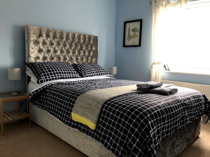 Double Bdr With Private Spaces | Near Edinburgh - Dunfermline