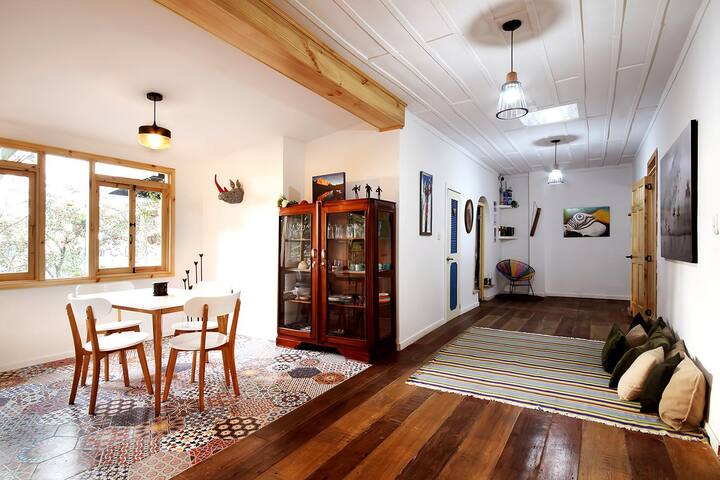 Stylish, Sunny And Central Home In Quiet Area - Salento