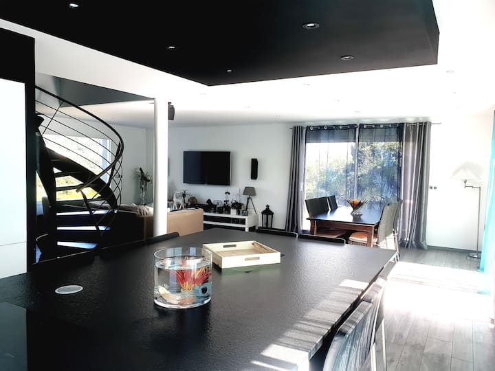 Agréable Villa Avec Piscine - Le Puy-en-Velay