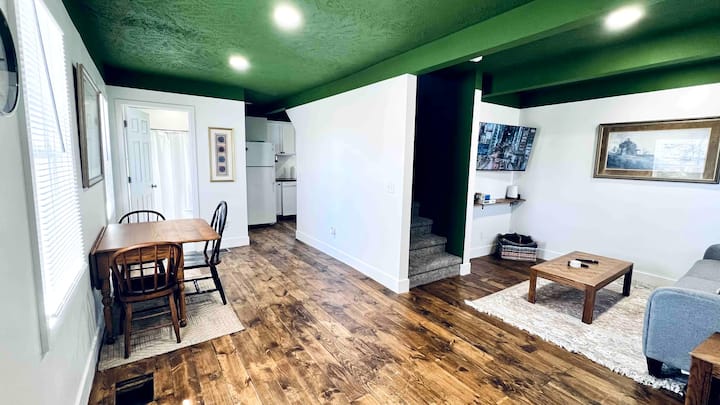 The Cottage - Country Club - Pets Welcome - Omaha, NE