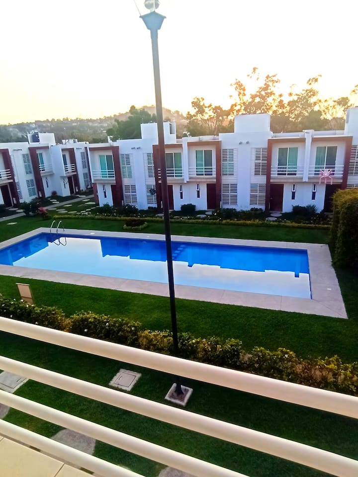 Casa Familiar, Con Alberca En Condominio - Jiutepec