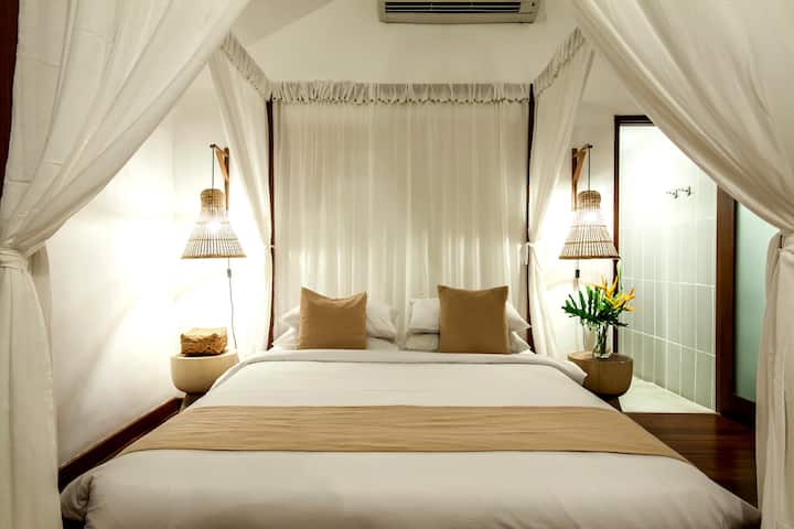 Boutique 3 Bedrooms Villa In The Heart Of Seminyak - Seminyak