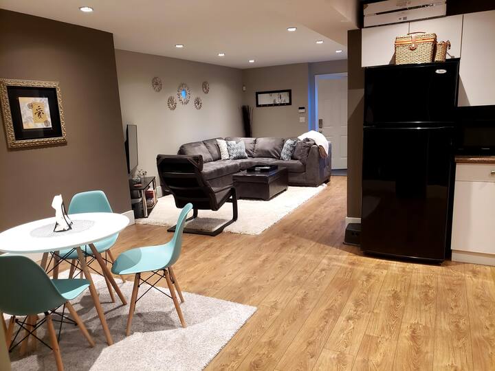 Comfortable, Spacious 2 Br Suite - Vancouver