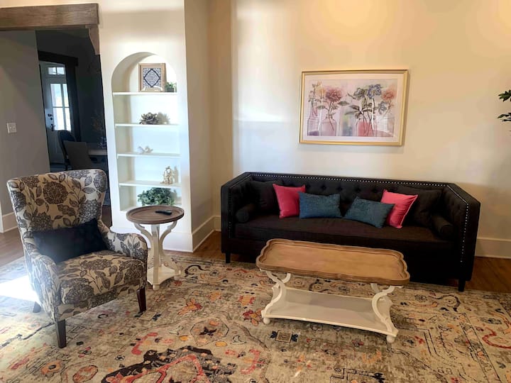 Enchanting Historical Home With River View - Newburgh, IN