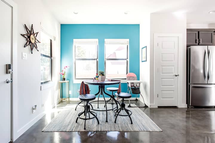 Explore The River Walk From Artsy Designer Retro Chic Home - Texas