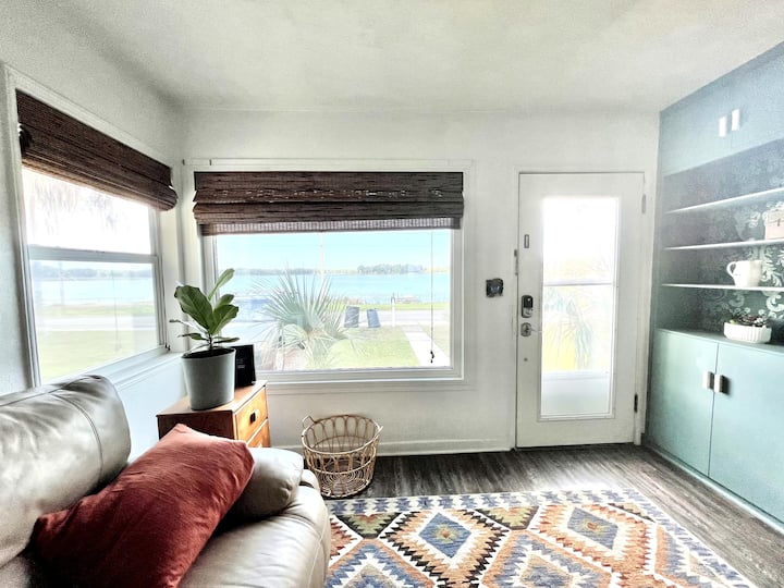 Lakefront Cottage And Dock★free Bikes & Paddleboat - Crescent City, FL