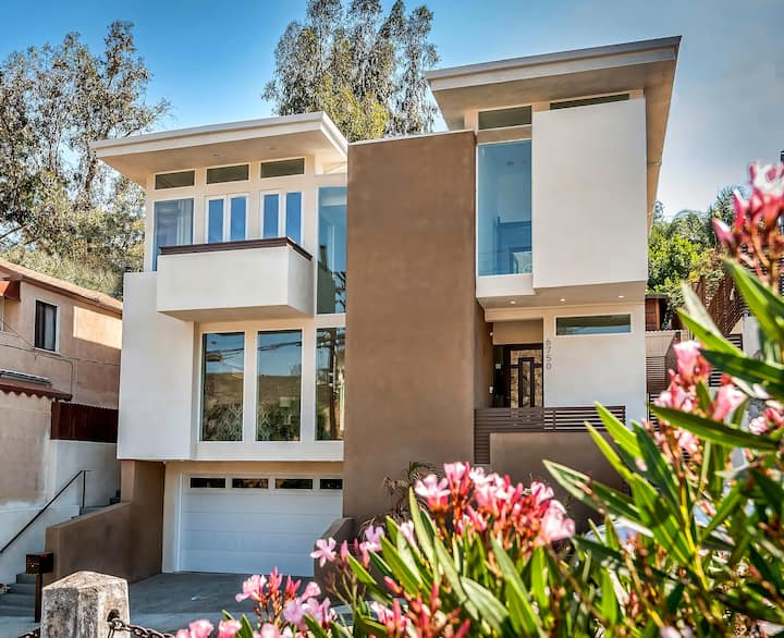 Atemberaubendes Modernes Haus In Hollywood Hills - Los Angeles, CA