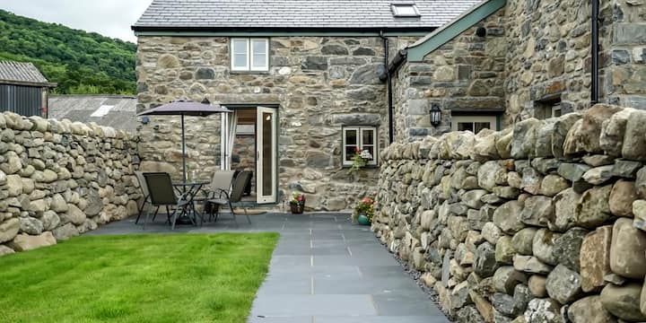 Cefn Cae 2 Llandudno Conwy ,Snowdonia, North Wales - Conwy