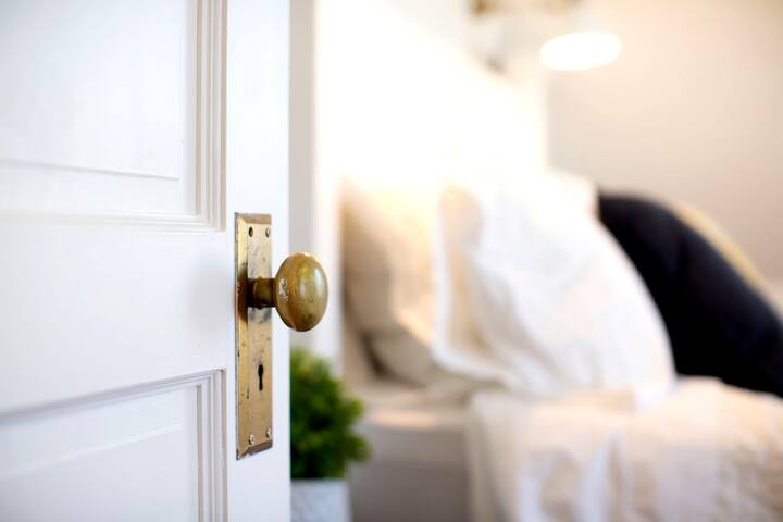 Welcome To The Cozy Quilt - Lunenburg