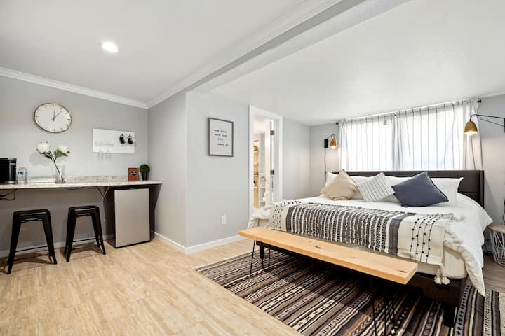 Downtown - Studio 1 @ Beer Ranch Project Inn - Blue Hole Regional Park