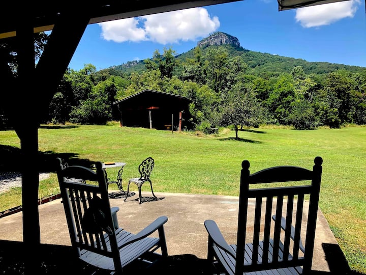 Beautiful Retreat At Pilot Mountain Vineyards - North Carolina
