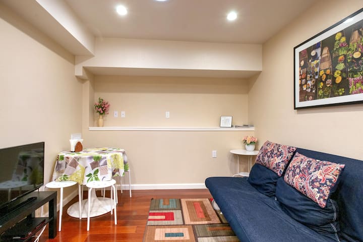 Comfy 2 Suites W/free Parking And Netflix Apple Tv - Daly City, CA