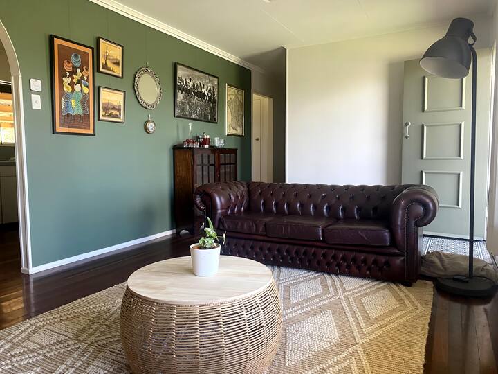 Quiet Street , Central Location, Tradies Welcome - Bundaberg Central