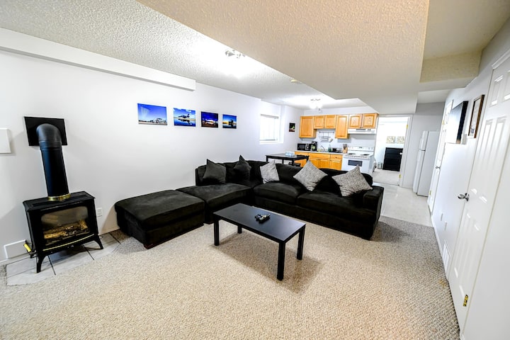 Cozy, Comfy, Clean And Tidy 2 Br Private Suite. - Grande Prairie