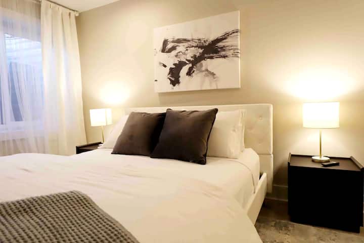 Serene Downtown Hideaway With Waterfall Shower - Camden, NJ
