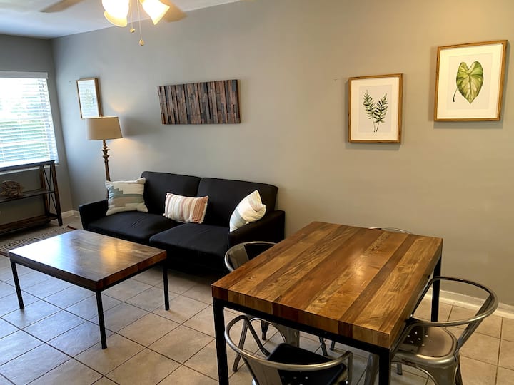 Surf N Sand 1 Bedroom Apartment By The Water 19 - Clearwater Beach, FL