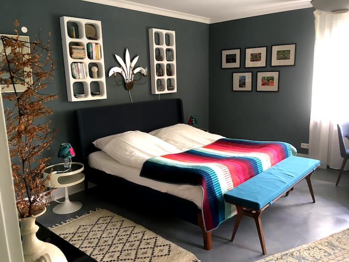 2 Bedrooms, Bath, Kitchen, Also Single - Tübingen