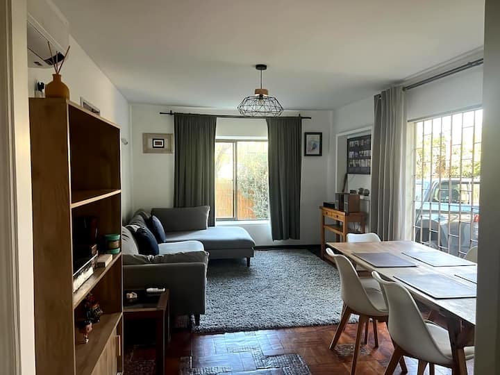 Amplia, Linda Y Cómoda Casa En Hermoso Barrio. - Santiago