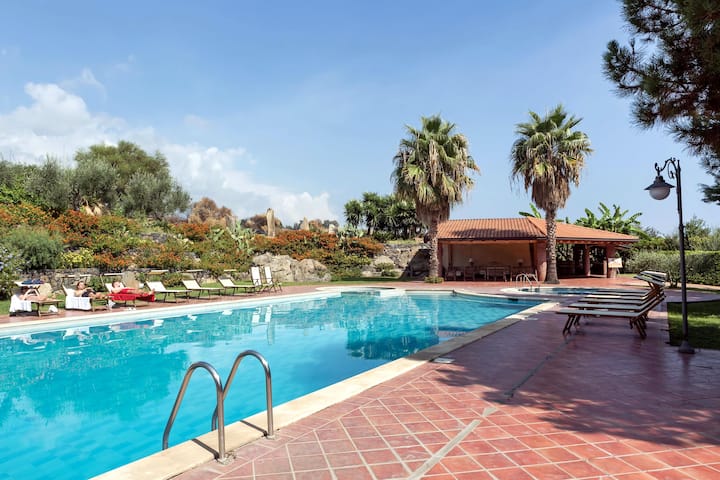 Villa With Pool, Park And Sea - 西西里