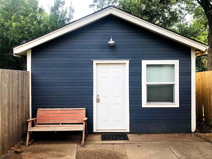 The Little Blue Guesthouse - The Village, OK