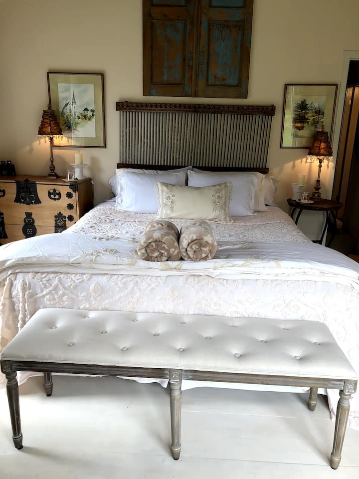 Oakwood Boutique Room Ocean View - Mendocino, CA