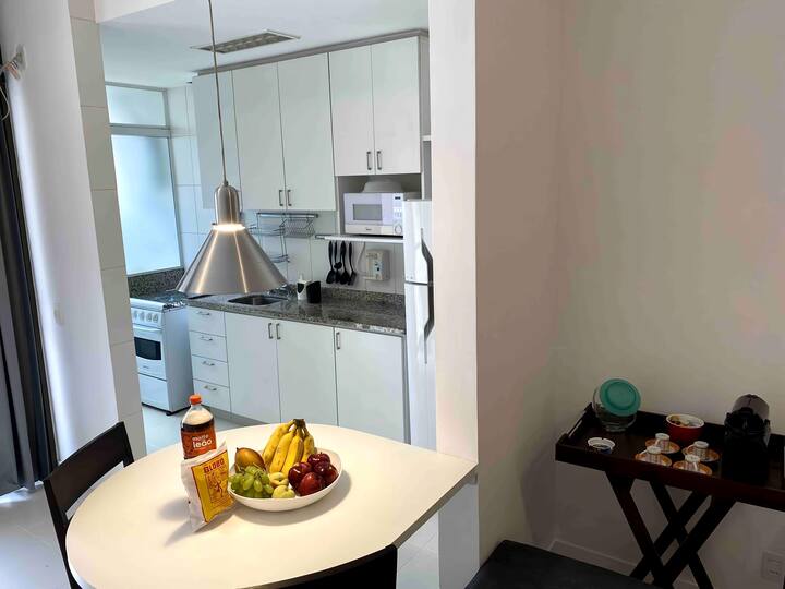 Apartamento Espaçoso E Confortável - Posto 6 - Copacabana