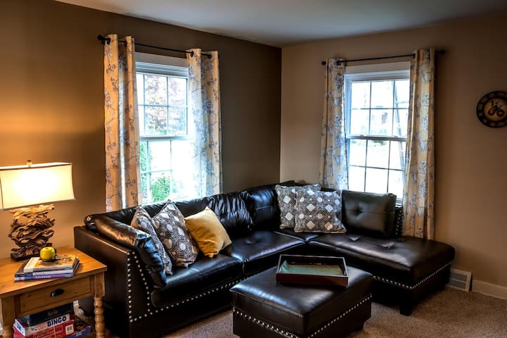 West Orchard - One Block From The River - Niagara Falls, NY