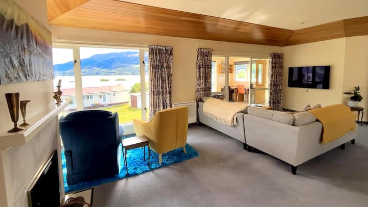 Spacious, Lake View. Close To Queenstown Airport - The Remarkables Ski Area