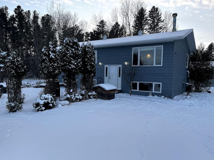 Cozy Country Living Suite - Nipawin
