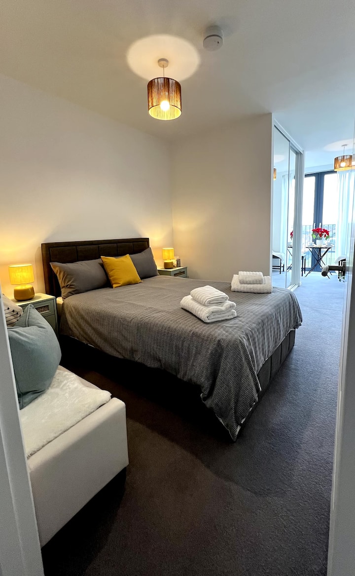 Bedroom Available Near Heathrow Airport - Twickenham