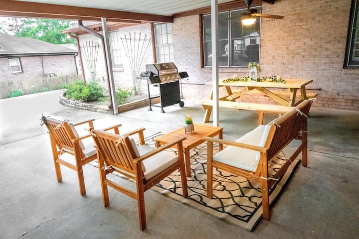 Spacious Game & Grill Retreat Near Ft. Moore & Csu - Columbus, GA